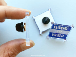 Running My World Acrylic Pin Badge - Art Of Your Success